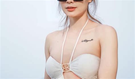 รวมรูปภาพของ เข้าโหมดหน้าร้อน อ๋อม อนงค์พร ลูกยางสาวไทยลีกกับชุดว่ายน้ำแหวกเว้าทำใจสั่น ภาพ