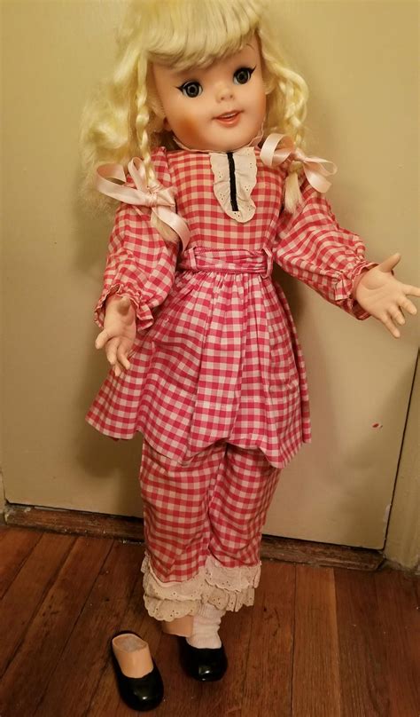 Uneeda 1960s Walt Disney Pollyanna 30 Doll In Original Outfit Foot