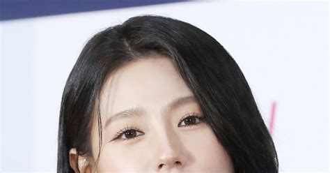 여자 아이들 미연 클로즈업 부르는 미모[★화보] 스타뉴스