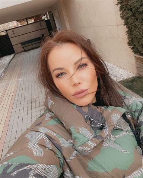 Емилия проговори за трагичната смърт на Денис Теофиков Звезди Woman Bg