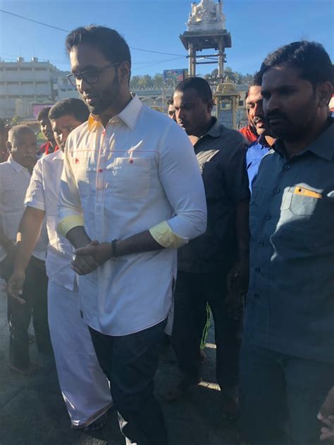 Actor Manchu Vishnu Offers Prayers To Lord Venkateswara Tirumala Updates