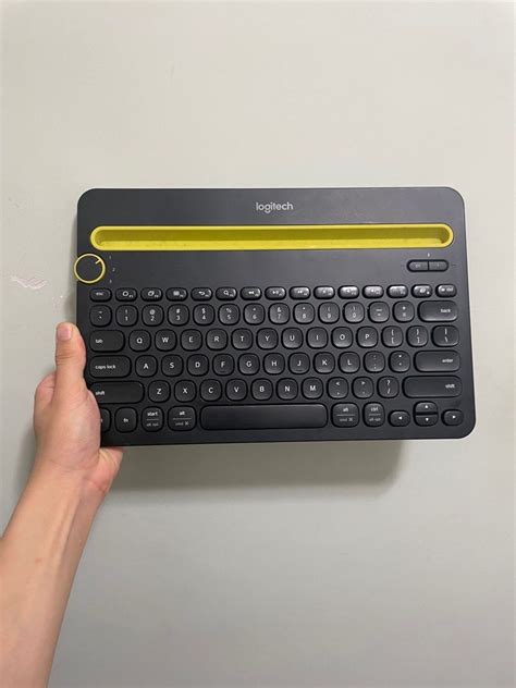 Logitech Bluetooth Keyboard 電腦科技 電腦周邊及配件 電腦鍵盤及相關產品 Carousell