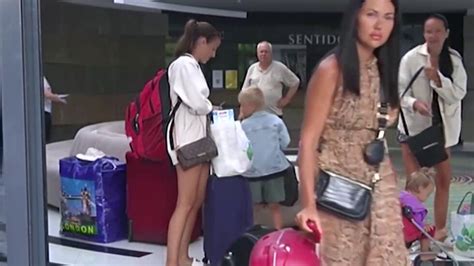 Бежанците от Украйна За пътя от войната до убежищата у нас Общество България Събуди се