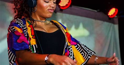 Ryan Cooley E Sarah Barrable Tishauer