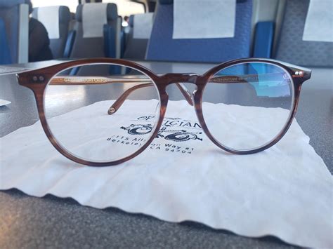 Glasses Identification Challenge Javier Milei Rglasses