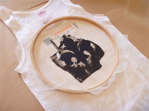 Screen Printing After Swipe 4 Diy Screen Printing Screen Printing Tutorial Embroidery Hoop