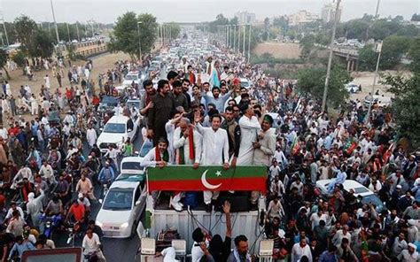 تحریک انصاف کے لانگ مارچ کا آج دوبارہ سے آغاز