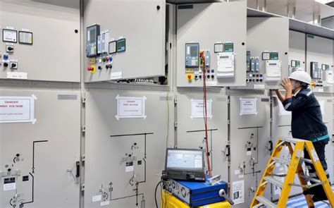 Intelligent Low Voltage Power Distribution InHand Networks