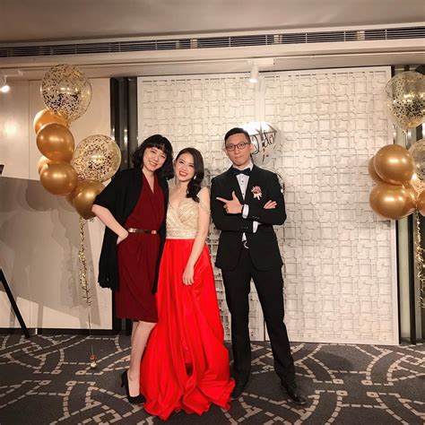 婚禮主持 Hana花娜 猜猜看我們新郎長得像哪位卡通人物？ 提示：玩具總動員 答案是～～～ 蛋頭先生！！！ 像嗎像嗎？ 和他們面談時，新娘就說他們花椰菜要送蛋頭