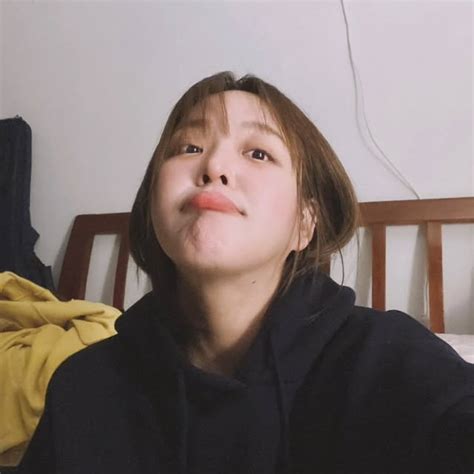 지은 3 Zeeeun • Threads Say More