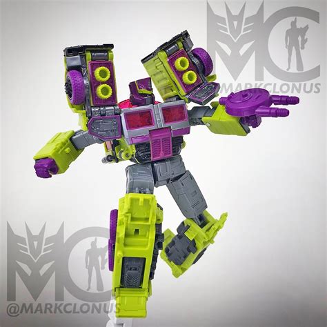 Transformers Legacy Evolution G2 Universe Toxitron Jazz And Cloudcover Official In Hand Images