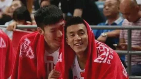 男篮主力周琦与郭艾伦卫双双成为CBA弃儿这究竟是谁的悲哀 CBA 郭艾伦 周琦 新浪新闻