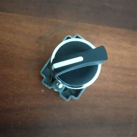 ID IDEAL Position Selector Switch For Control Panel At Piece In Pune