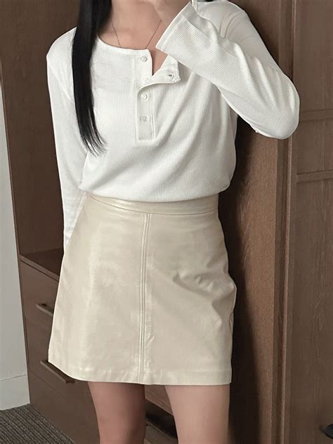 로니 루즈핏 헨리넥 스판 골지 긴팔 티셔츠 T 3color 로니 루즈핏 헨리넥 스판 골지 긴팔 티셔츠 T 3color