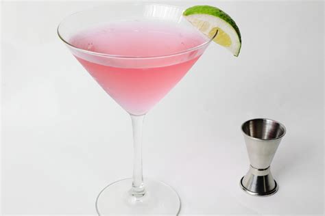 Cosmopolitan Come Si Prepara Il Cocktail Reso Immortale Da Sex And The