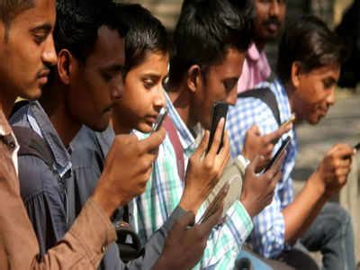 Of Indian Users Consume News On Smartphones Report India News Times Of India