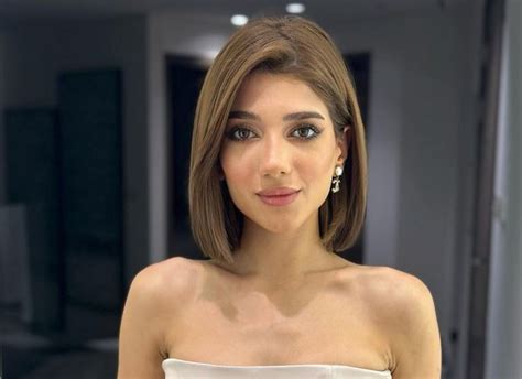 سعر فستان عقد قران نارين بيوتي يلفت الأنظار