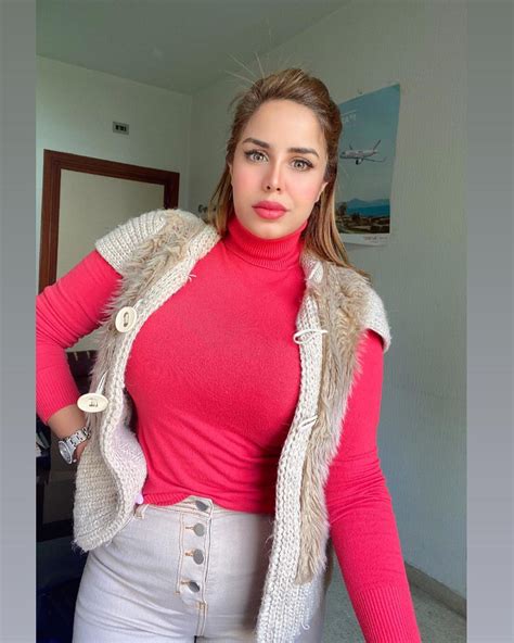 دكتورة مهــا