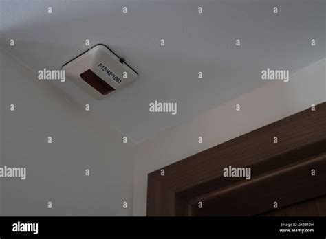 Wired Remote Alarm Indicator Lights Up As Soon As A Connected Fire Detector Gives An Alarm