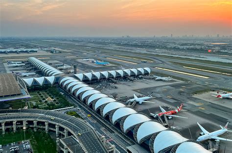 Cуварнабум нисэх онгоцны буудалд Бадарчин Аялаажавын Товчоо