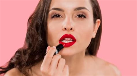 Step By Step Guide On How To Properly Apply Red Lipstick