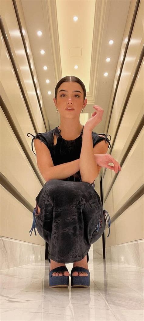 Charli Damelio Wallpaper Charli D Amelio Wallpaper Wallpaper