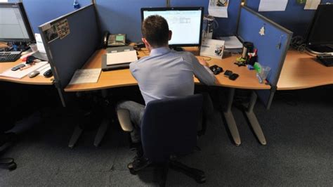 Държавата пуска след 10 дни приложение за проверка за изтекли лични данни