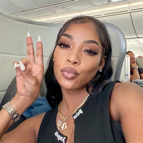 I V Y Ivy Rose Gold On Threads