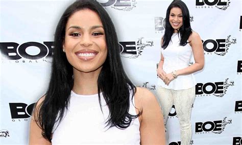 Jordin Sparks Wears A Pair Of Curve Enhancing Printed Trousers As She