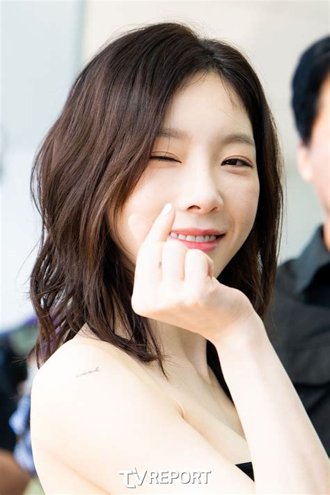 [t포토] 태연 손하트에 윙크