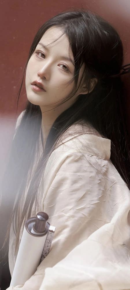 漂亮的美女全面屏手机壁纸5 芒果XO