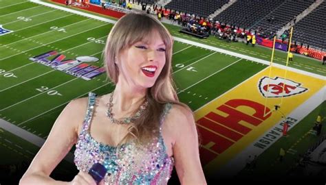 بوسه تیلور سوئیفت به دوست‌ پسرش جنجالی شد عکس