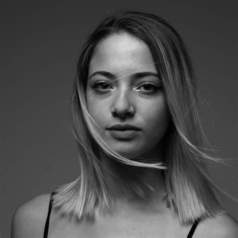 Pamela International Photomodel Agency Paris Fashion Week Vogue Max