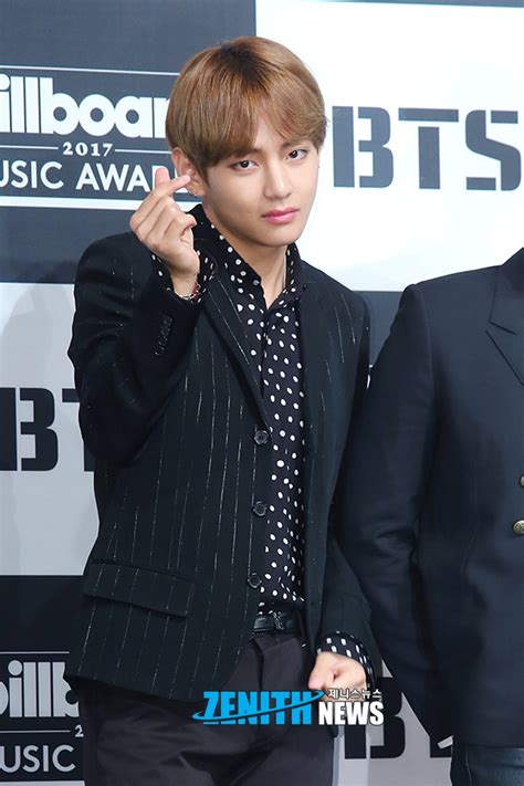 [z포토] 방탄소년단 뷔 ‘야무지게 하트 빌보드 수상 기자간담회 제니스글로벌뉴스