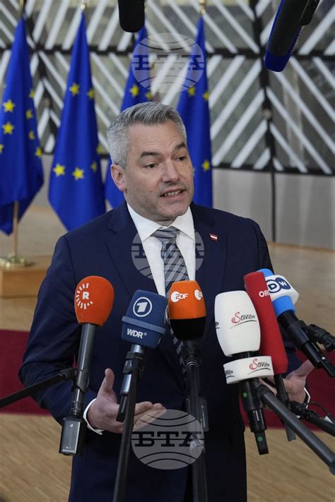 След кавгата за Шенген канцлерът Нехамер кани българския президент на Новогодишния концерт Утро