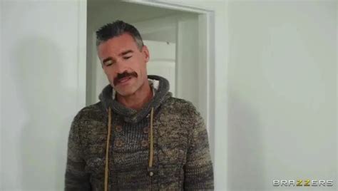 Rachel Starr Rachel Gets Stuck Scrolller