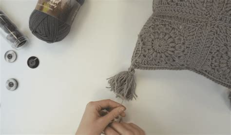 How To Make And Attach The Easiest Tassel King Cole