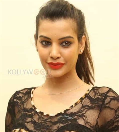 Actress Deeksha Panth Latest Pictures 06 116250 Kollywood Zone