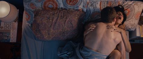 Stephanie Beatriz Nue Dans The Light Of The Moon