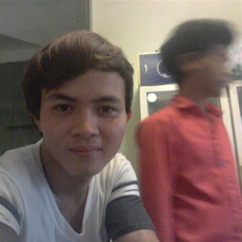 ប្រុស និច