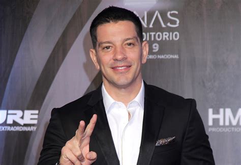 Yahir Podría Grabar A Dueto Con Su Hijo La Opinión