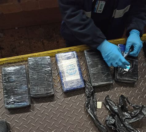 Полицията разкри скривалище с кокаин в паркирана кола в Благоевград Информационна агенция ПИК