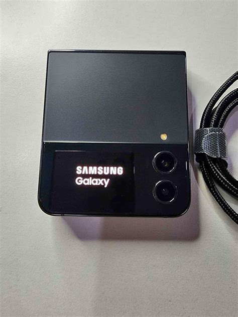 Samsung Galaxy Z Flip For Sale In Sydney Australia Facebook Marketplace