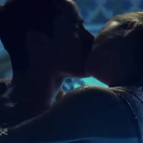 Indian Couples Swimming Pool Sex Video Kissing Porn Xhamster