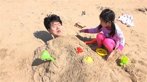 보람이와 아빠의 바닷가 상어튜브 장난감 놀이 Youtube