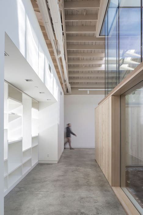 House With Bowstring Truss Roof By Works Partnership Architecture