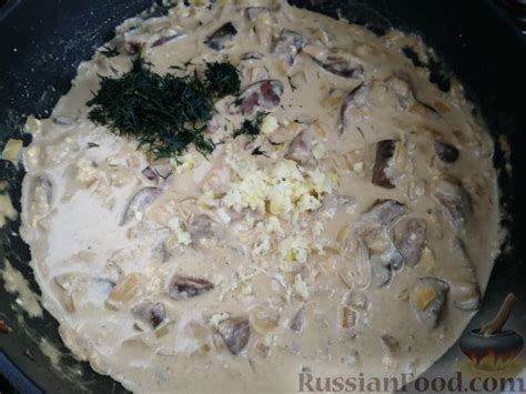 Рецепт Печень в сметанно сырном соусе на