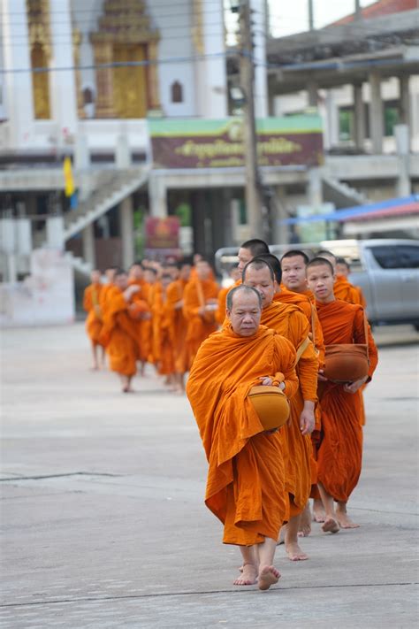 โรงเรียนพระปริยัติธรรมวัดผ่องพลอยวิริยาราม ภาพบรรยากาศ การแจกของที่ภูเวียง เนื่องในงานฉลอง