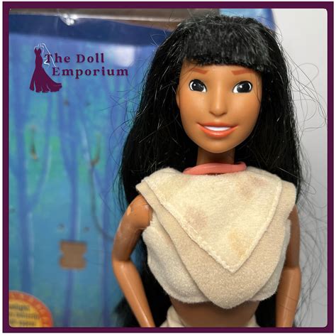 Mattel 1995 Disney Pocahontas Sun Colours Nakoma Doll And Set