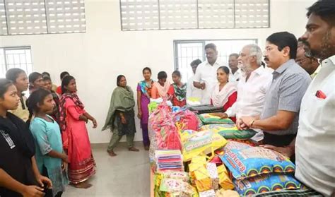 மிக்ஜாம் புயல் பேரிடர் காப்பகத்தில் தயாநிதிமாறன் எம்பி நிவாரண